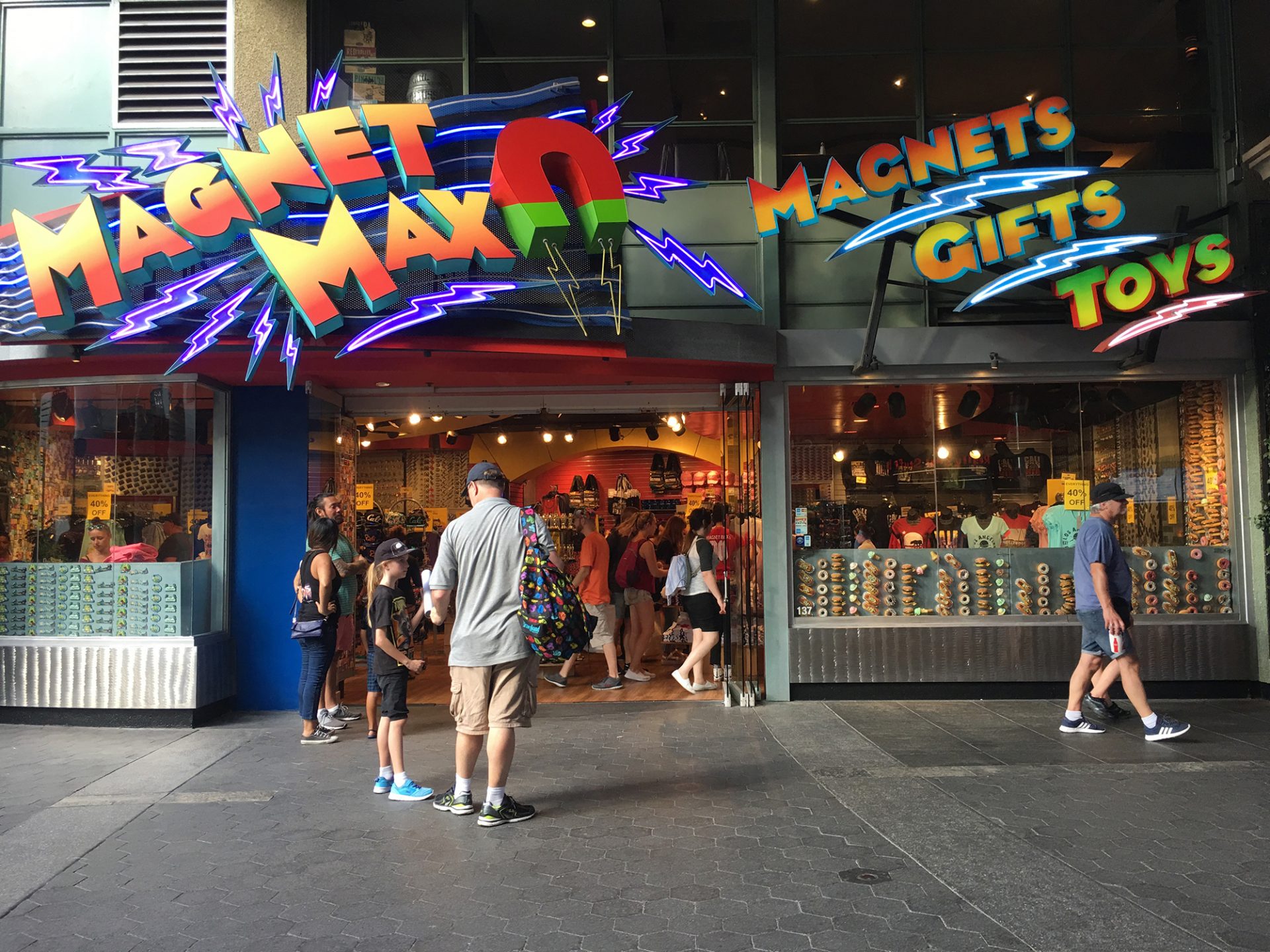 Magnet Max shop set to close at Universal CityWalk Hollywood – Inside ...