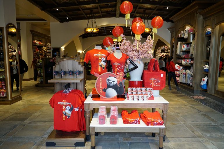 New Animation Studio Store opens for previews at Universal Studios ...