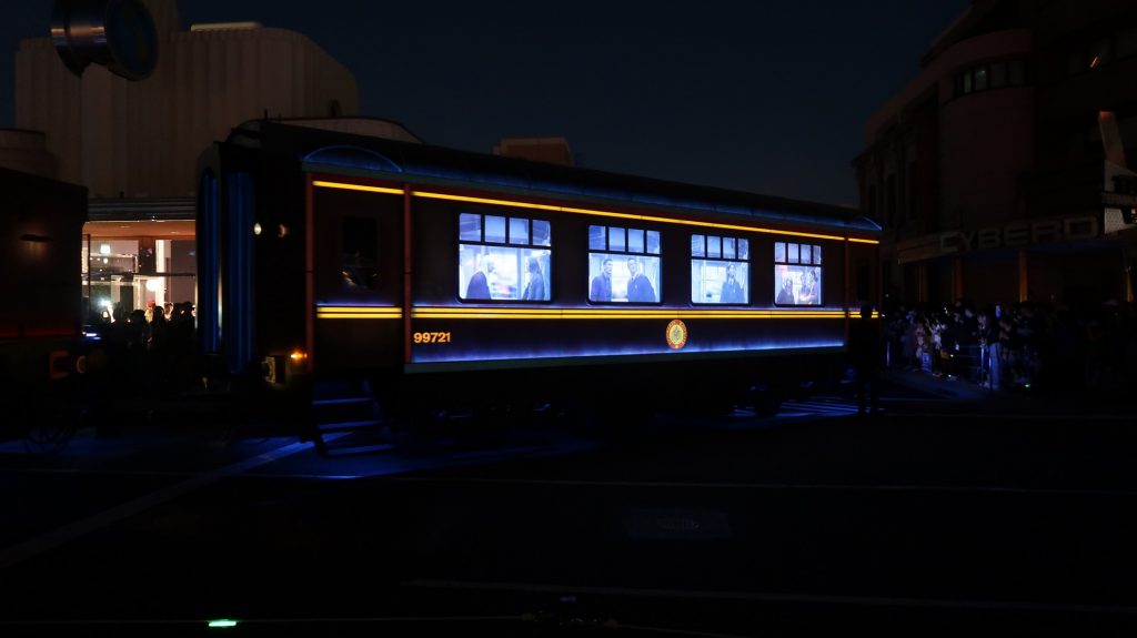 Universal Spectacle Night Parade begins previews at Universal Studios ...
