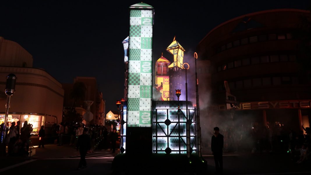 Universal Spectacle Night Parade begins previews at Universal Studios ...
