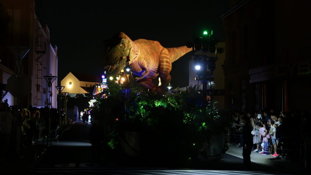 Universal Spectacle Night Parade begins previews at Universal Studios ...