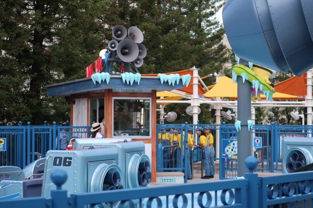 Minion’s Freeze Ray Sliders opens at Universal Studios Japan | Inside ...