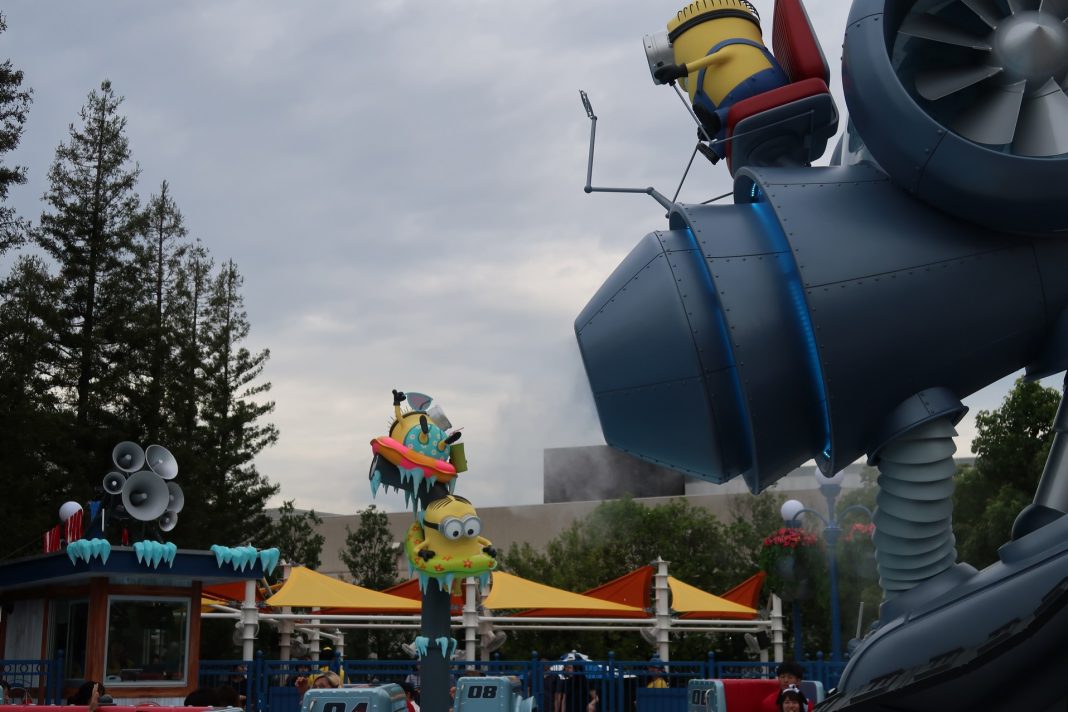 Minion’s Freeze Ray Sliders opens at Universal Studios Japan | Inside ...