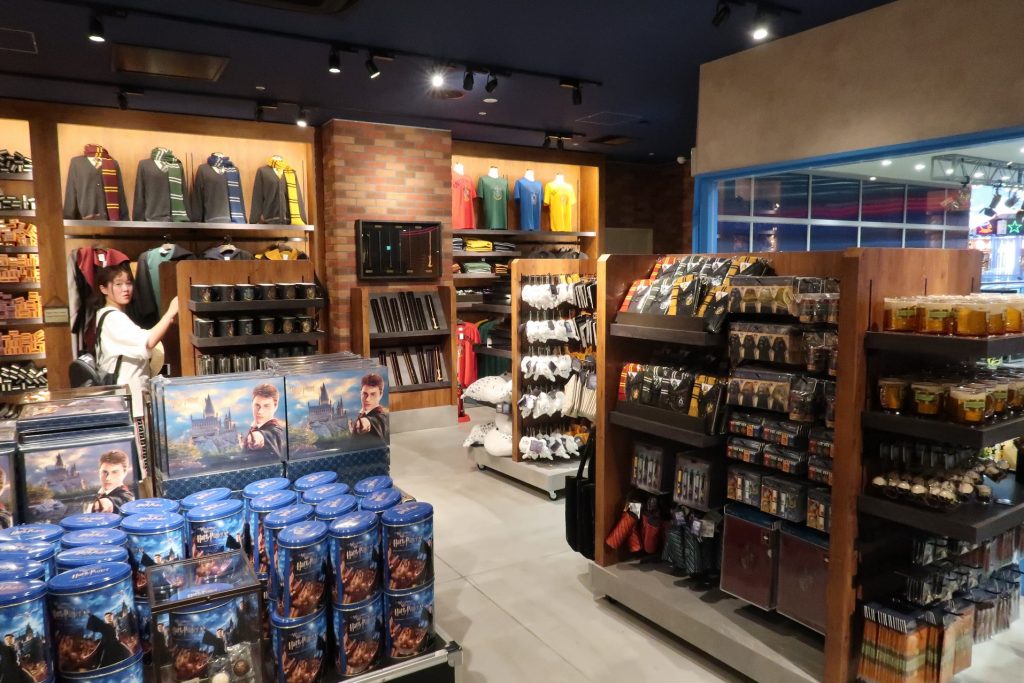 Official Universal Studios Store is now open at Universal’s CityWalk ...