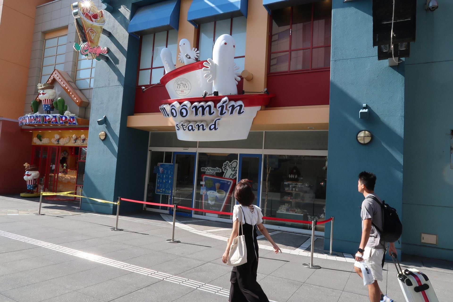 Universal Studios Japan cleans up after Typhoon Jebi | Inside Universal