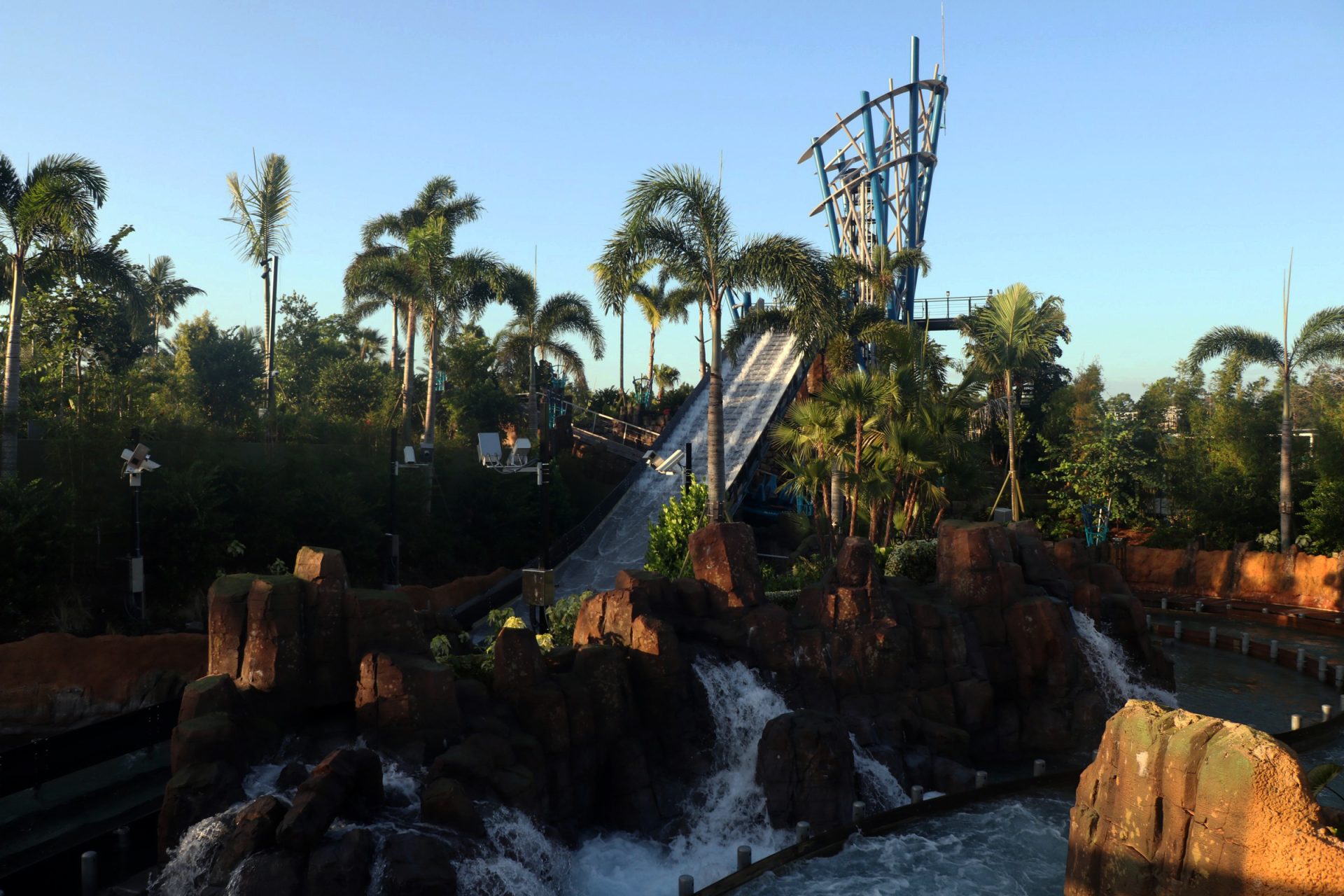 Infinity Falls opens at SeaWorld Orlando | Inside Universal