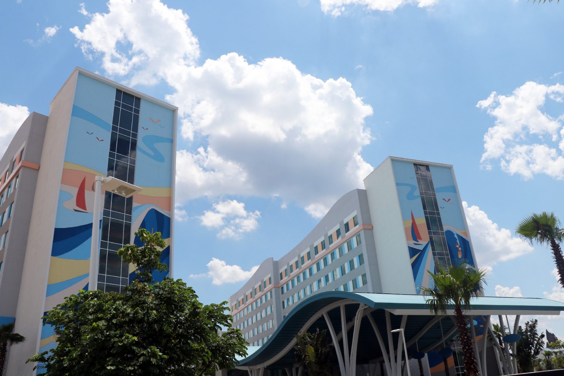 Endless Summer Resort – Surfside Inn and Suites now open at Universal ...