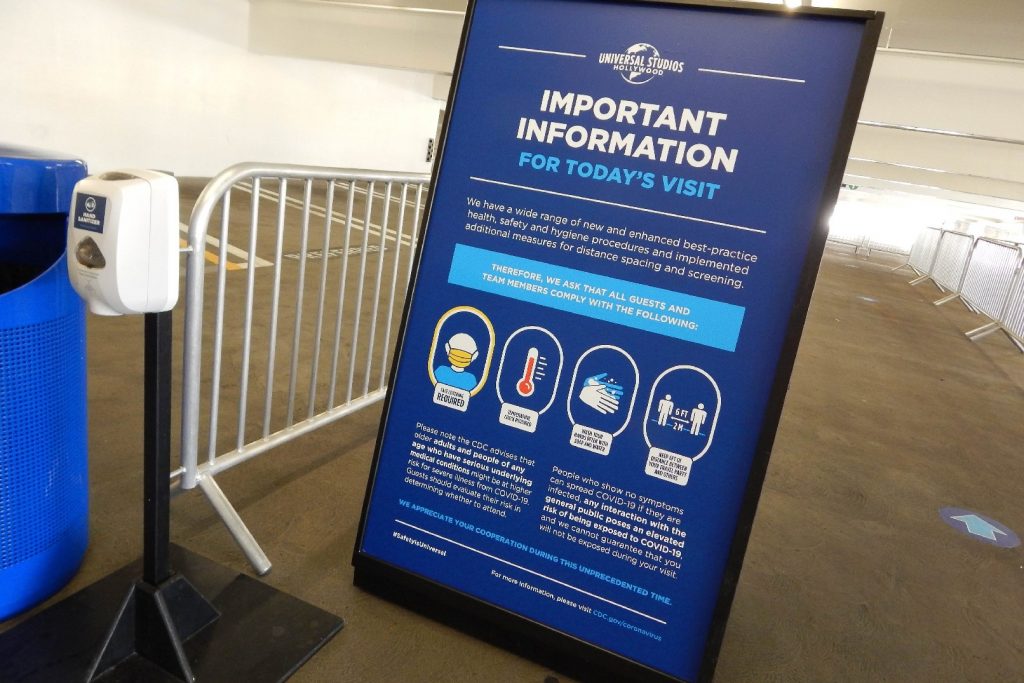 DSCN7200 – Inside Universal