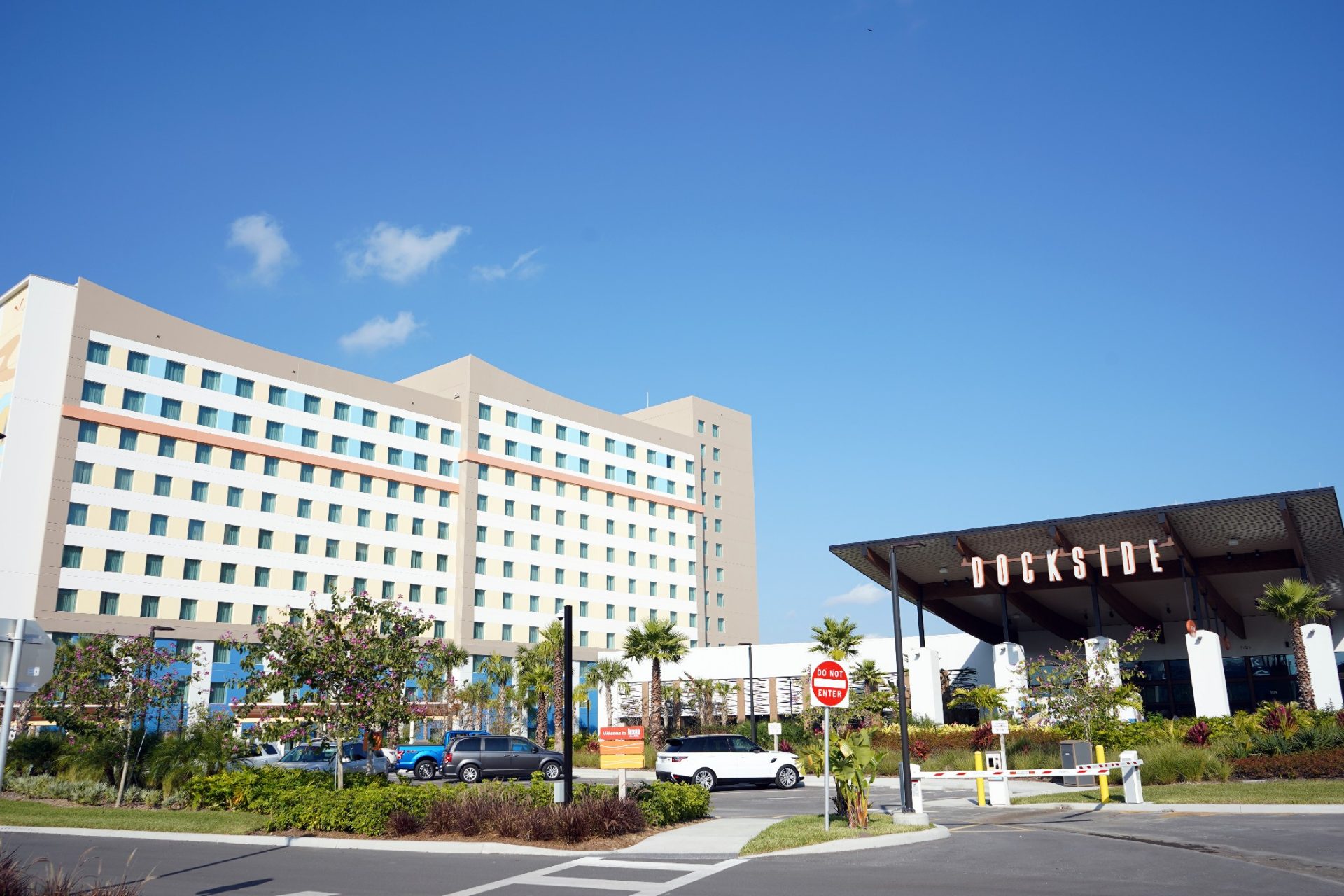 REVIEW: Endless Summer Resort – Dockside Inn & Suites at Universal ...