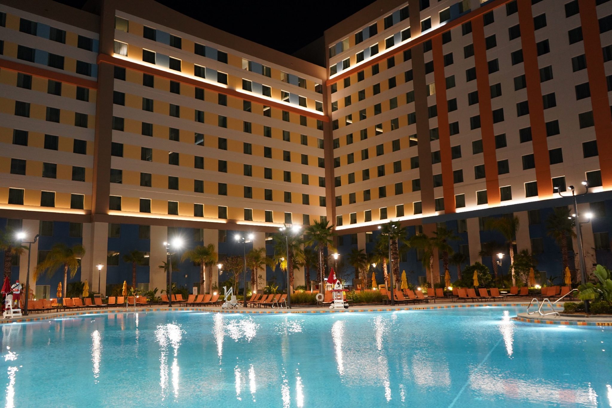 REVIEW: Endless Summer Resort – Dockside Inn & Suites at Universal ...