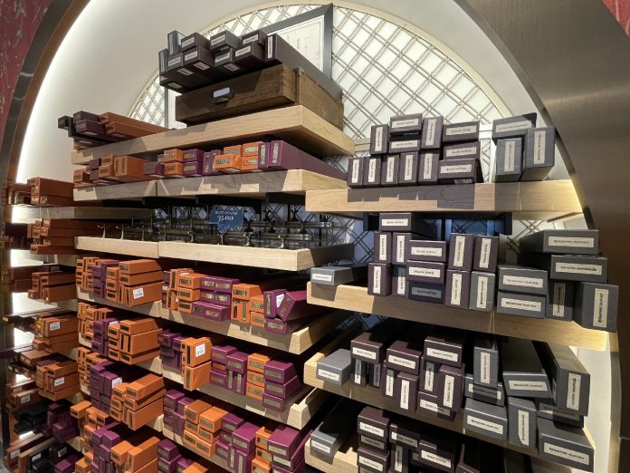 New Universal Studios Store opens at CityWalk Orlando | Inside Universal