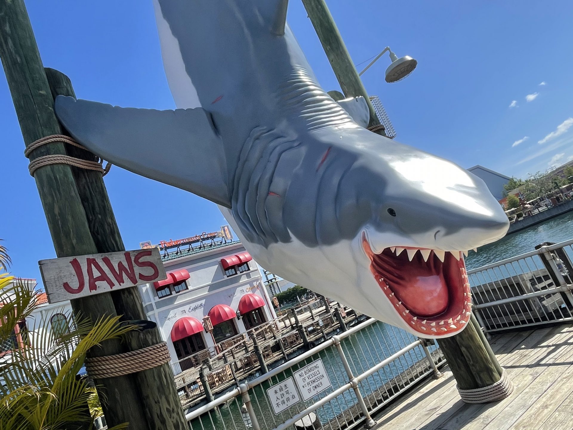 JAWS shark photo op returns to Universal Studios Florida | Inside Universal