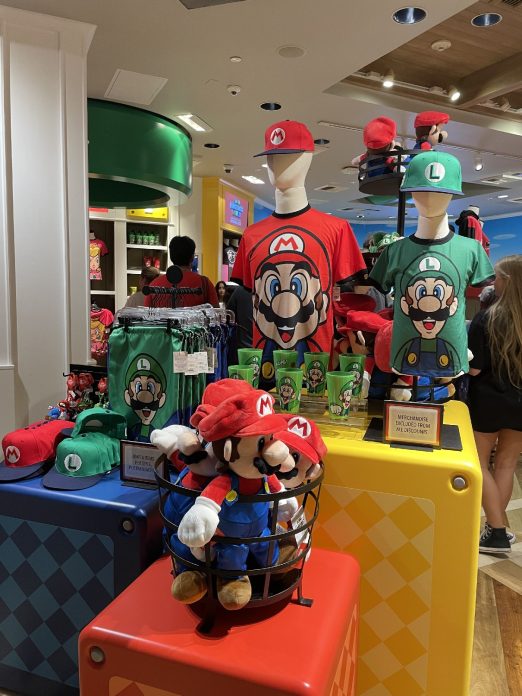 Feature Presentation Store featuring Super Nintendo World now open at ...