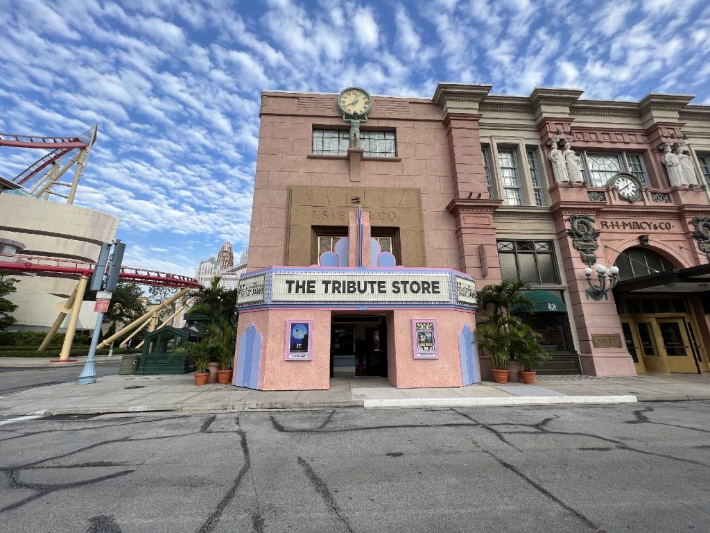 Summer Tribute Store opens at Universal Studios Florida; featuring Jaws ...