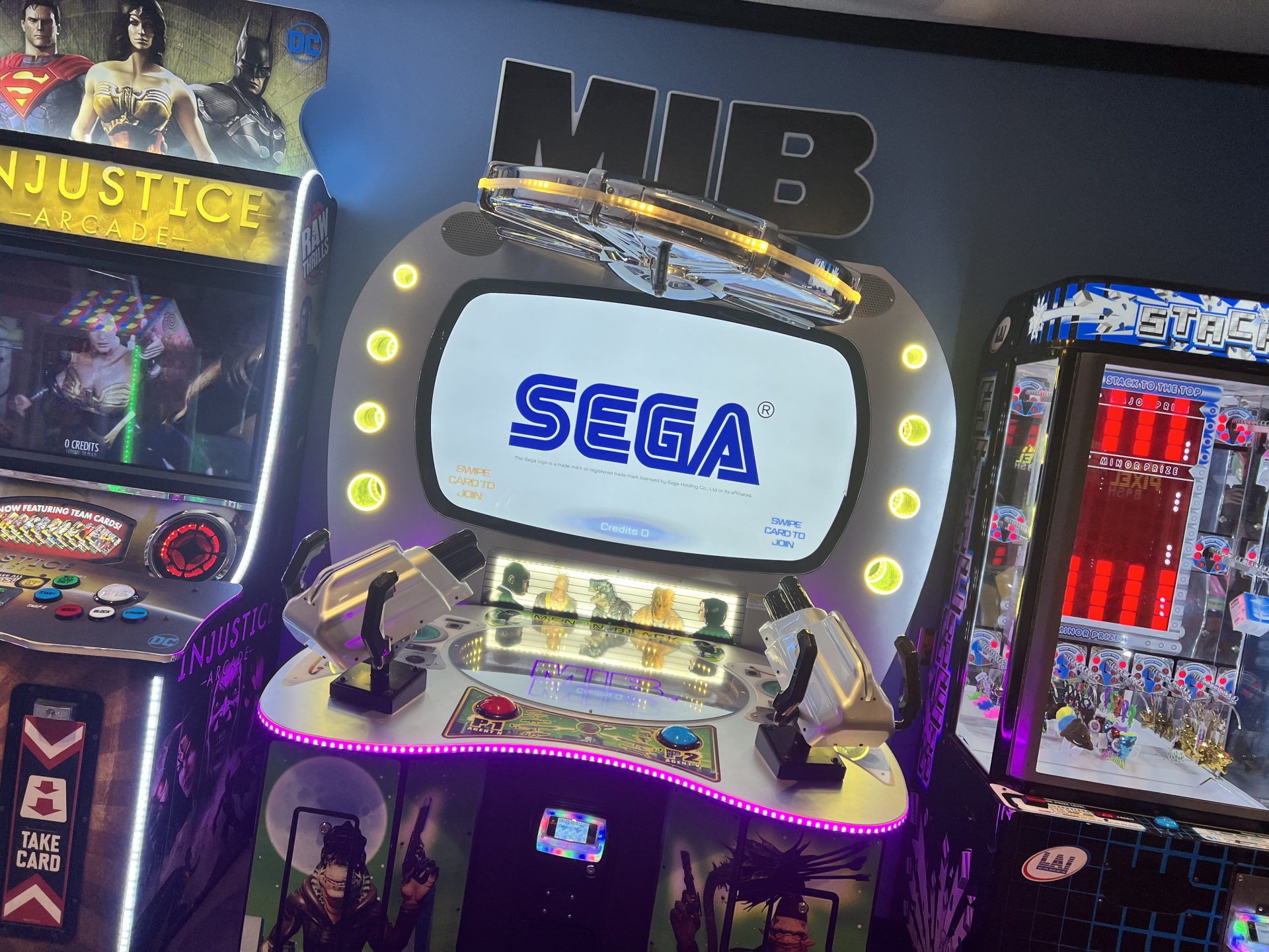 New Arcade area opens in MIB Gear Shop at Universal Studios Florida ...