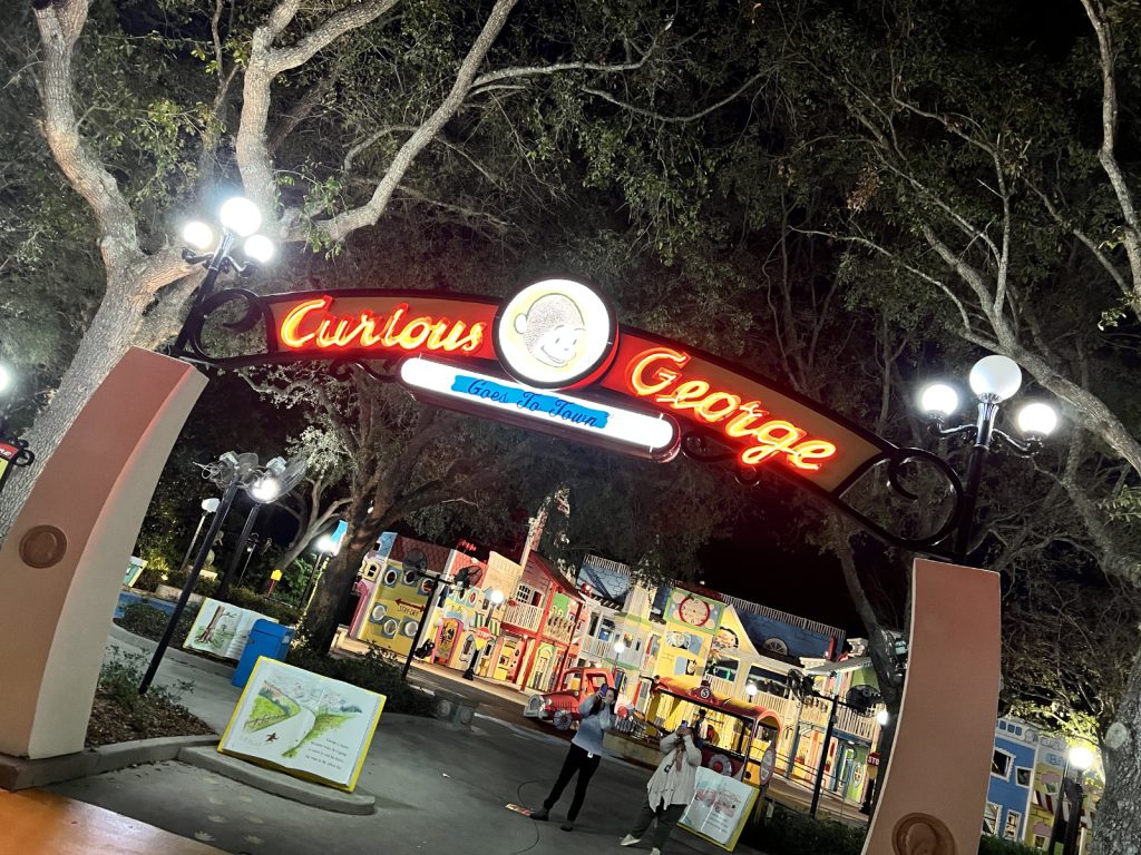 Woody Woodpecker’s KidZone officially closes; Construction Walls set up | Inside Universal