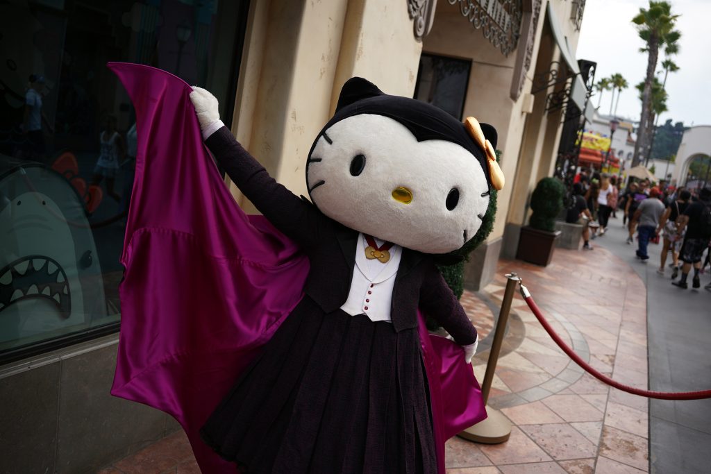 Hello Vampire Kitty returns to meet guests during Halloween season at ...