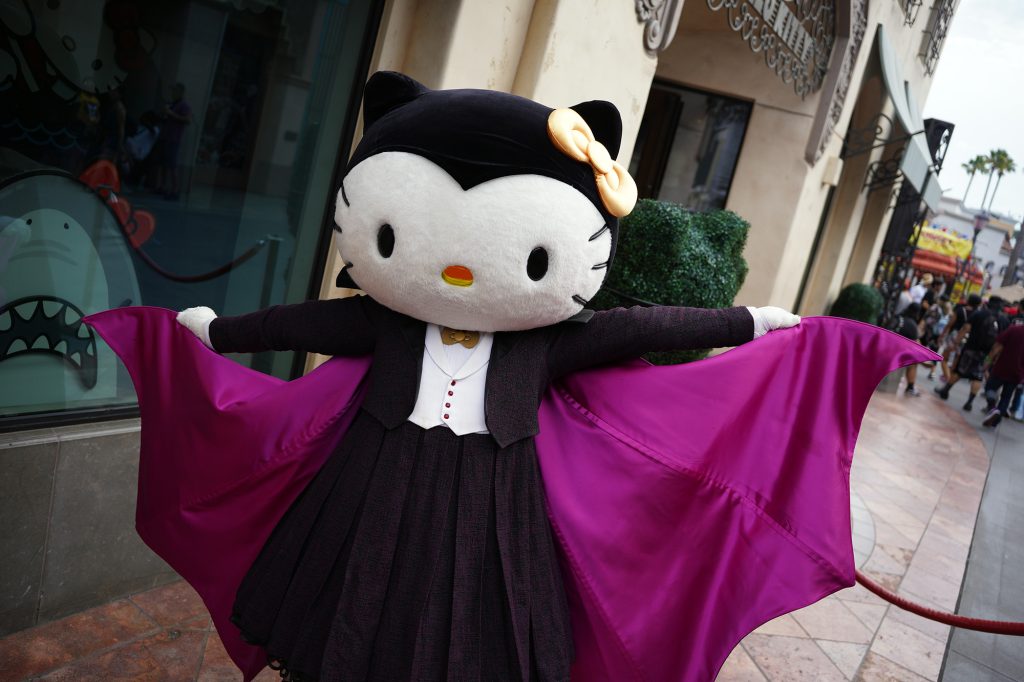 Hello Vampire Kitty returns to meet guests during Halloween season at ...