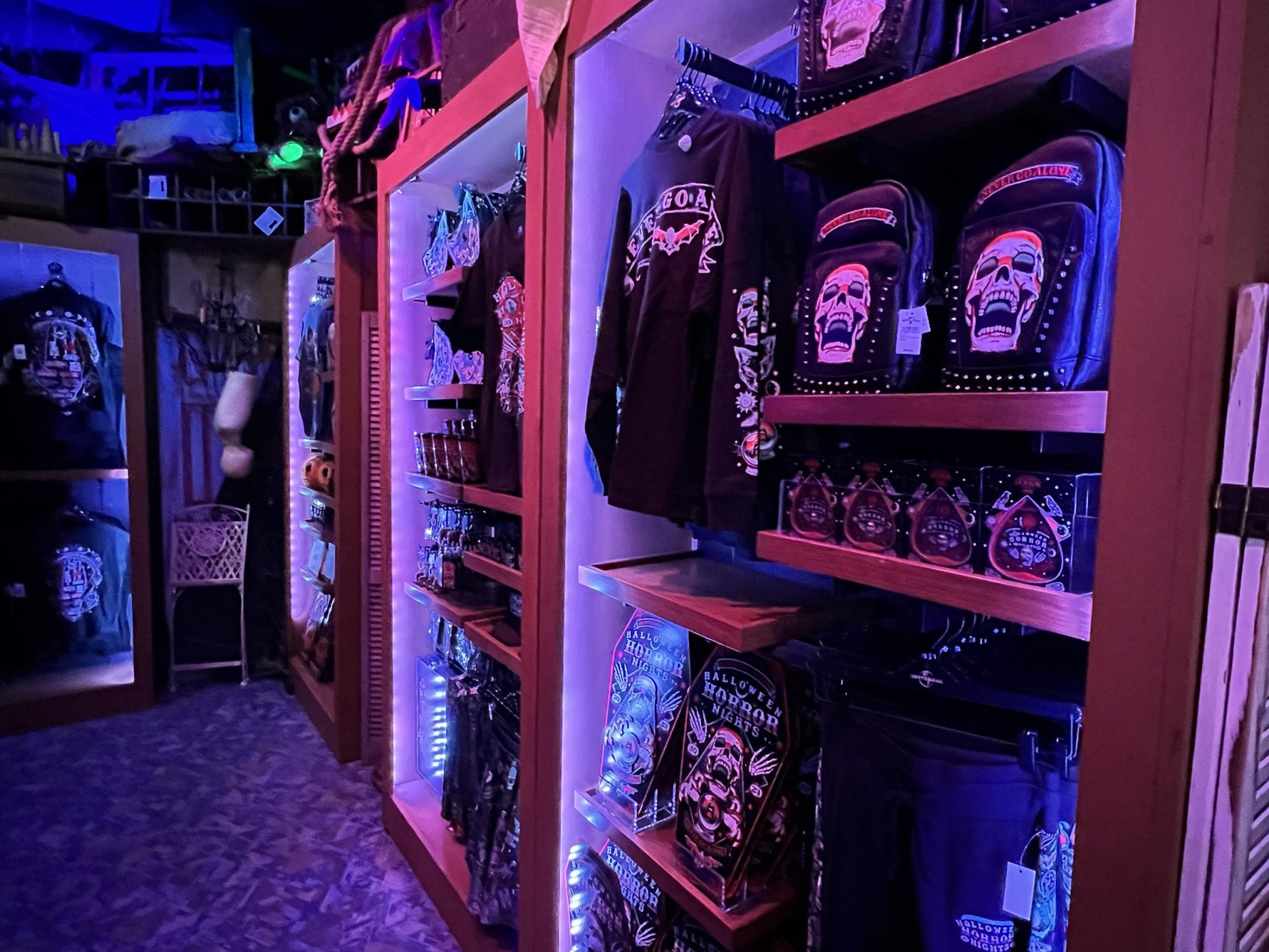 Halloween Horror Nights store opens at Orlando International Airport ...