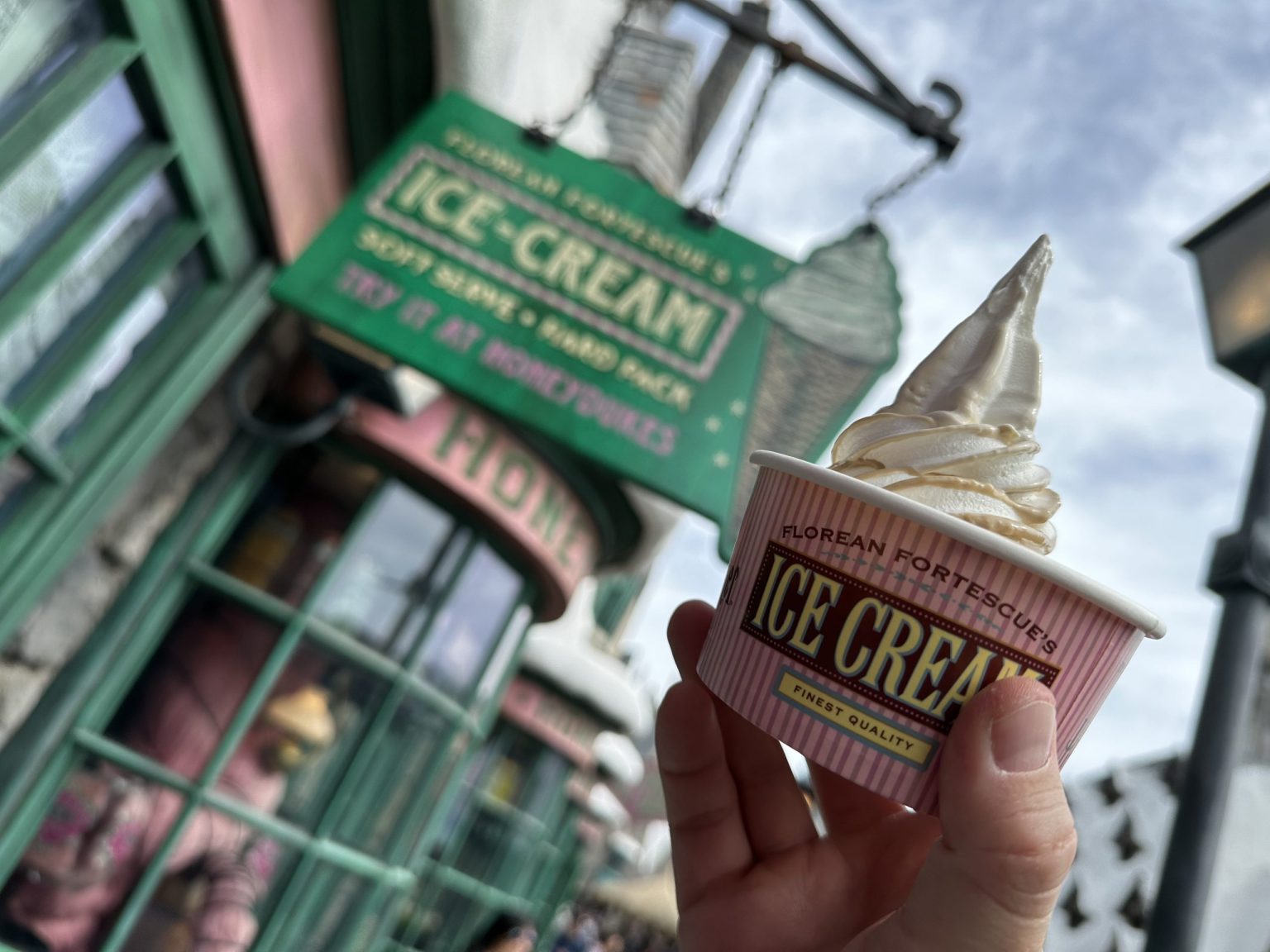 Florean Fortescue’s Ice-Cream counter opens in The Wizarding World of ...