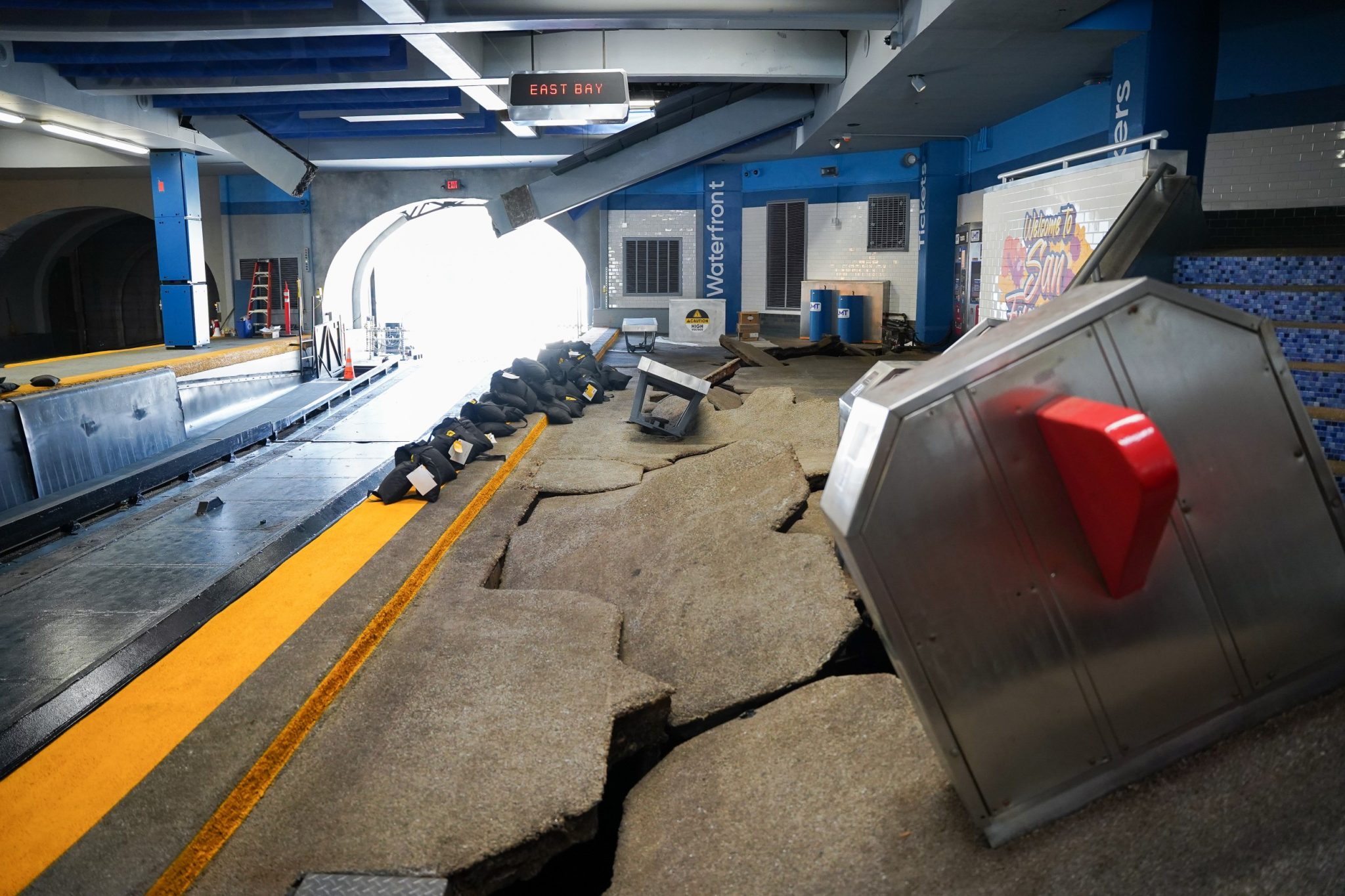 An Inside Look at the Newly Refurbished Earthquake: The Big One at ...