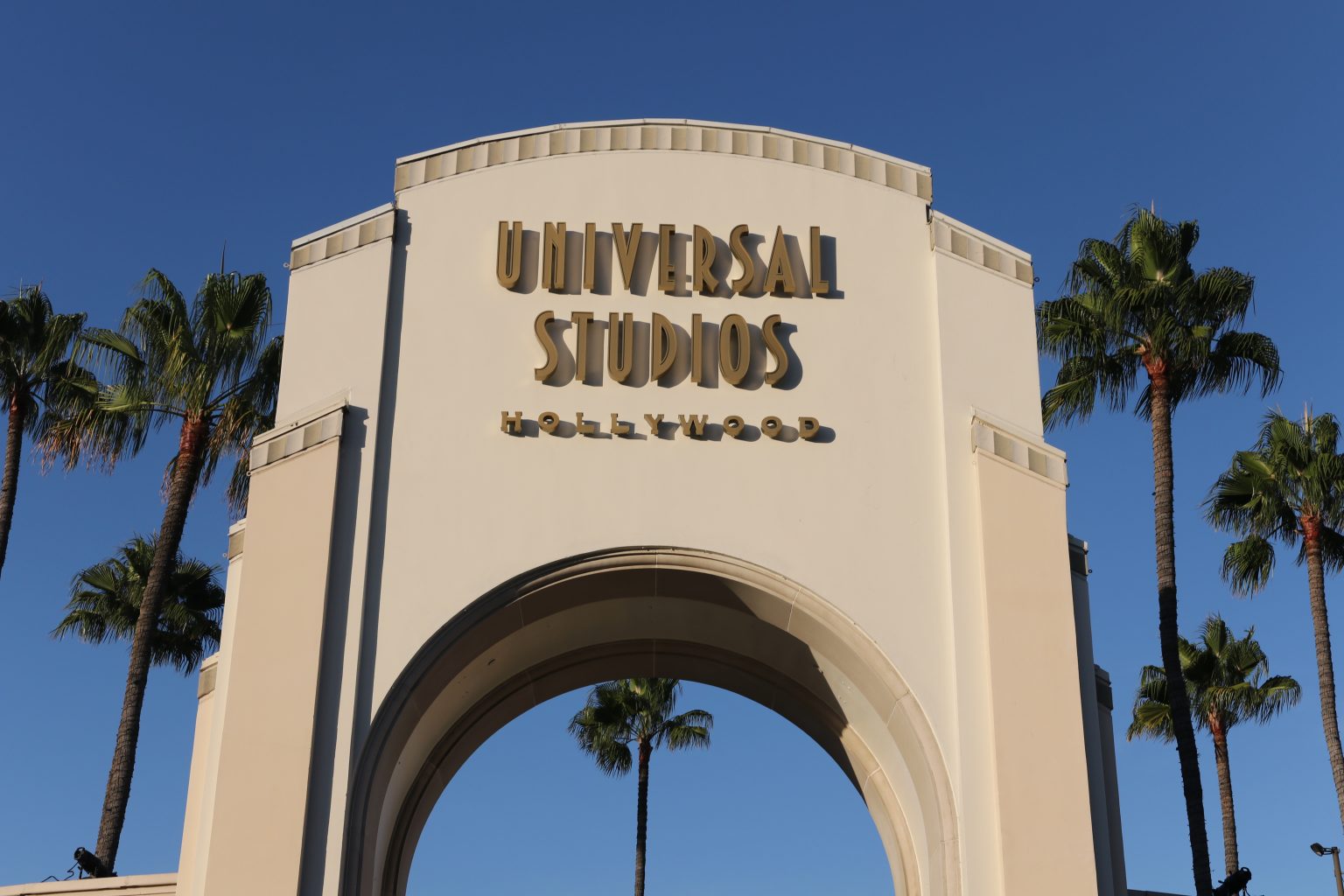 Universal Studios Hollywood to reopen January 10 after Wildfire Closure ...