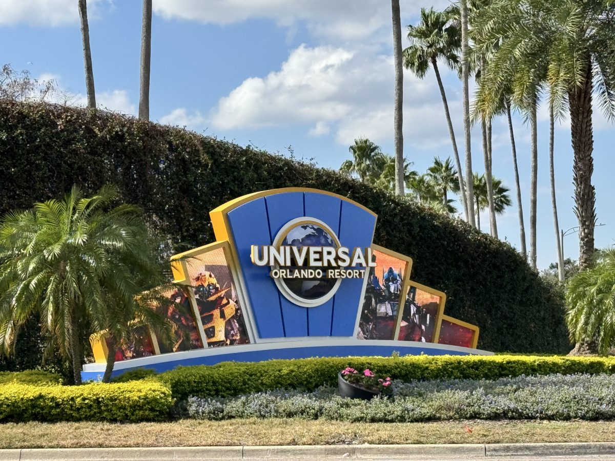 Characters now added to new Universal Orlando resort entrance signs ...