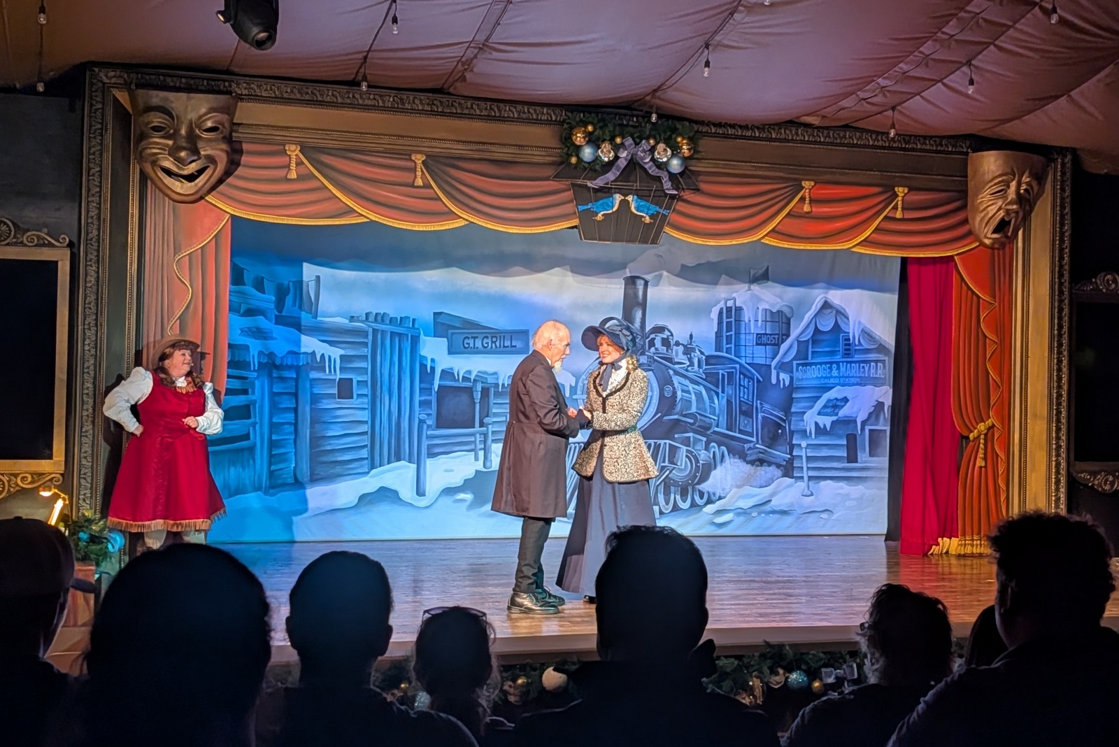 PXL_20251122_013324662 – Inside Universal